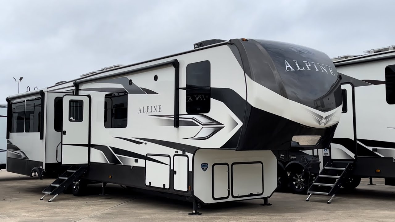 Keystone Alpine Luxury 3 Room 5th Wheel - Solar - Chef’s Kitchen - Nice ...