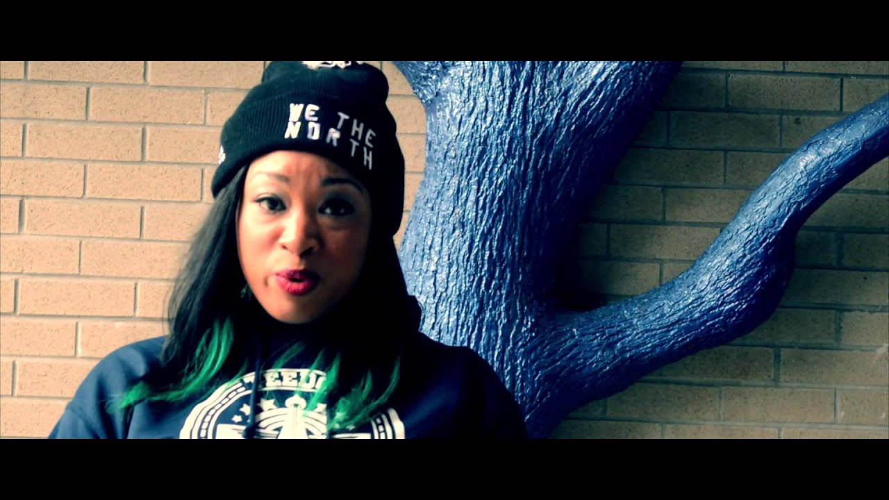 Ekelle - Toronto Chick (Official Video) - YouTube