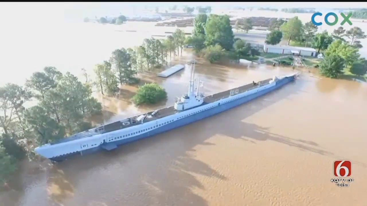 WATCH: Osage Drone 6 Flies Over The USS Batfish - YouTube