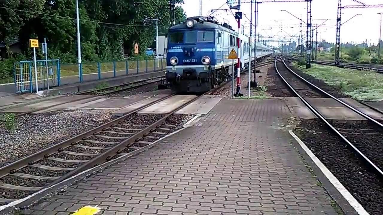 Pociąg TLK Urania 83252 Relacji Ustka - Kraków Główny - YouTube