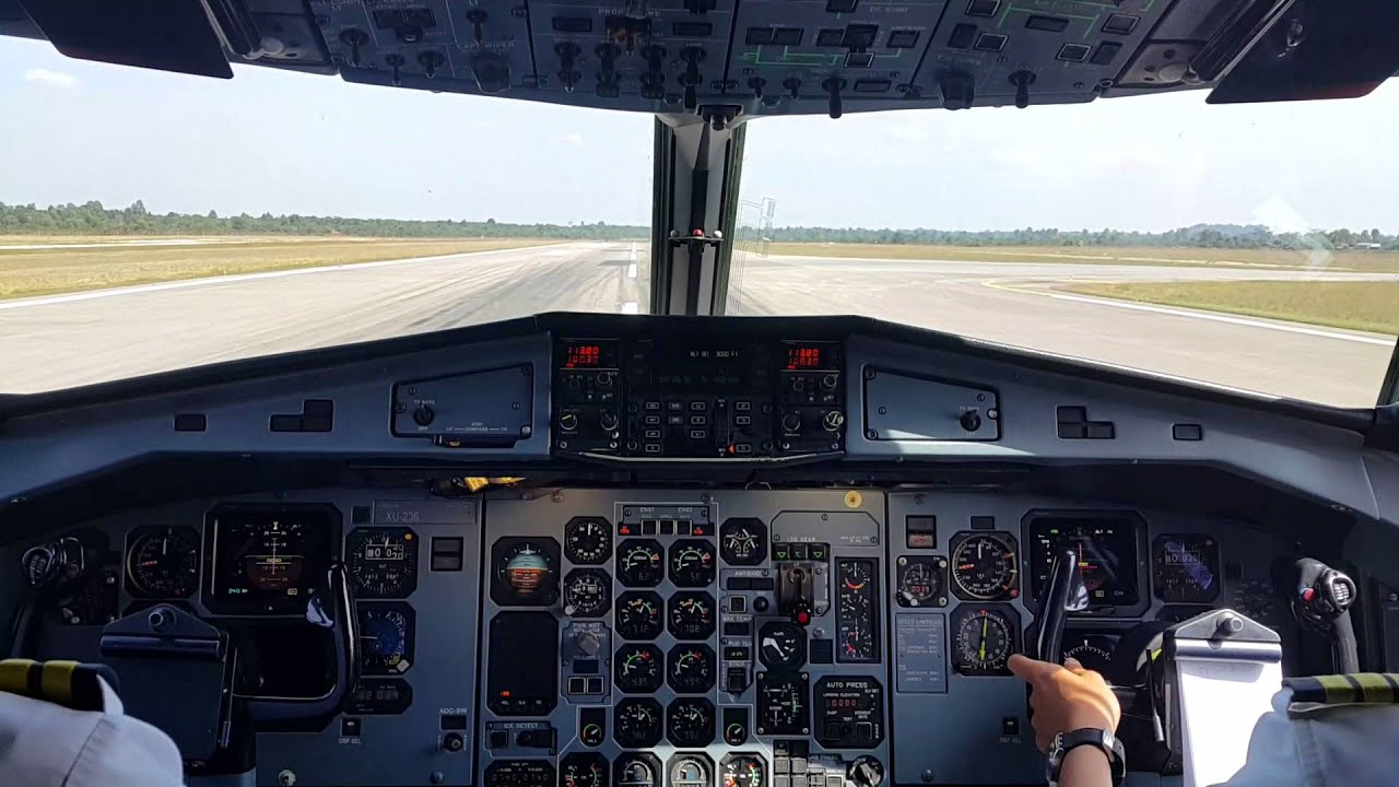 ការចុះចតយន្តហោះនៅខេត្តសៀមរាប - ATR 72-500 cockpit landing view at siem ...
