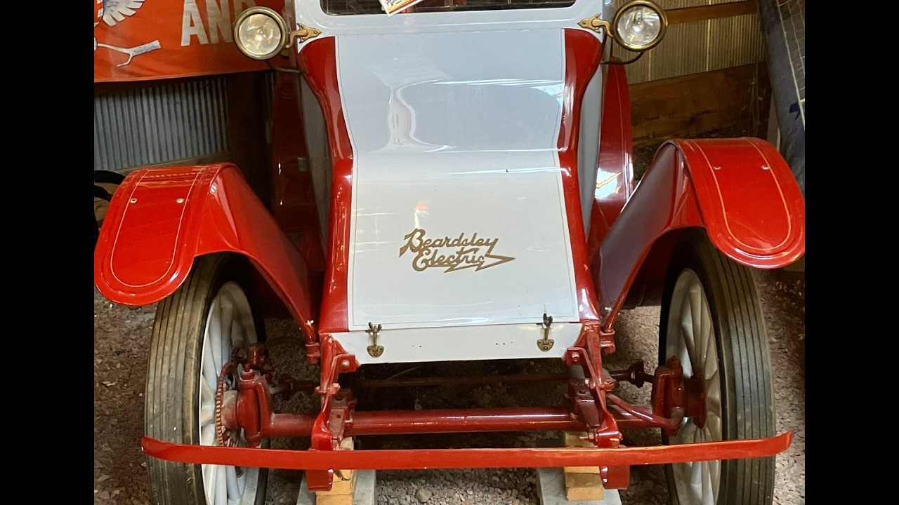 100s of cars in Murdo SD Pt3 stuffed in barns/sheds/outbuildings. Wow ...