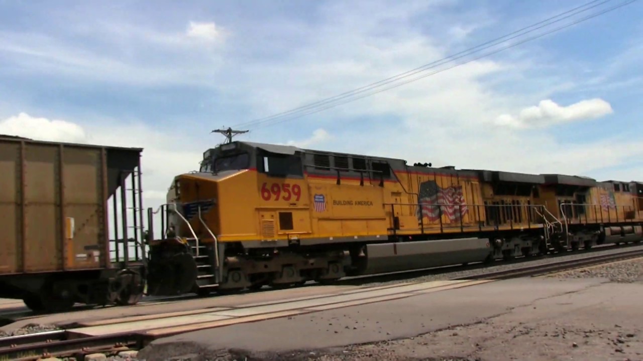 Union Pacific coal train East of Darr, Nebraska - YouTube