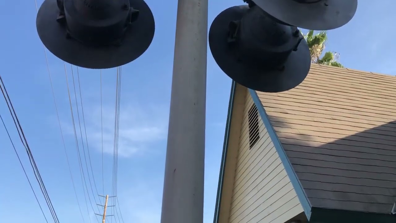 Us&s teardrop bell!!!!! A railroad crossing in Brea, CA - YouTube