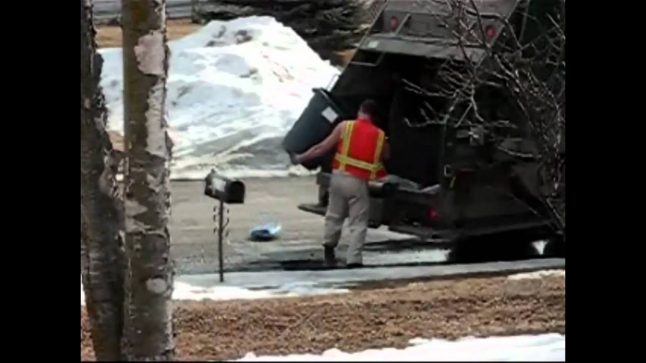 Angry Garbage Man / Müllmann Rastet Aus (Music Version) - YouTube