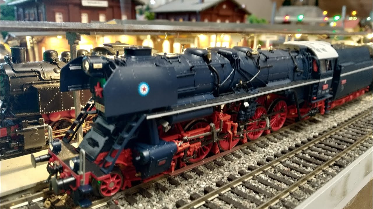 Parní lokomotiva Albatros 498.1 model H0 - YouTube