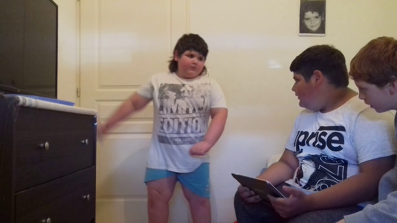 Angelo VS Lenny VS Djayane qui dance mieux les dance Fortnite - YouTube