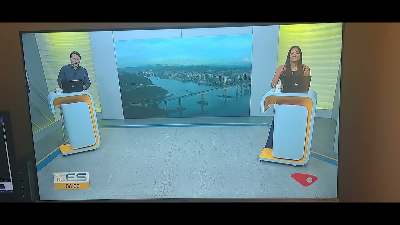 Abertura Bom Dia ES Com Mario E a Fabiola. - YouTube