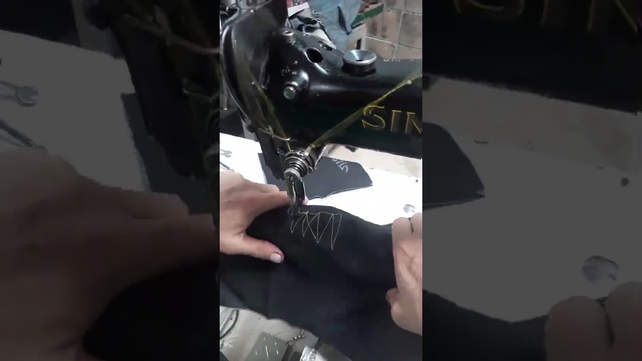 Singer 47w70 darning machine - YouTube