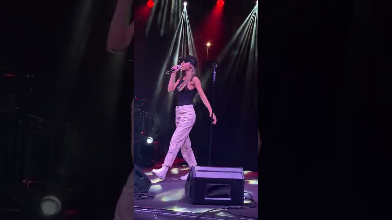 Anna Tatangelo Live - Romito Magra - Sangria pt 2 - YouTube