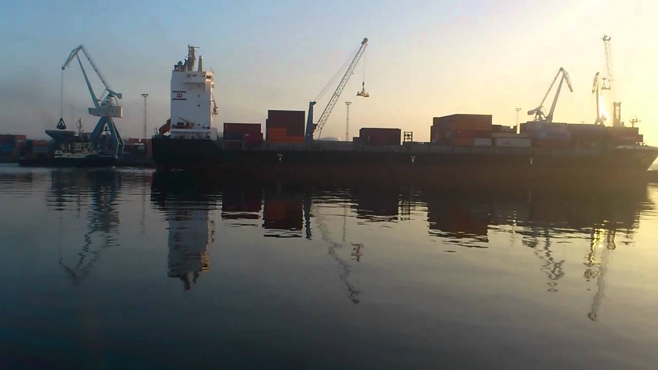 Clipper - (Container Vessel) Fredericia - YouTube