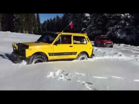 Lada Niva snow show..