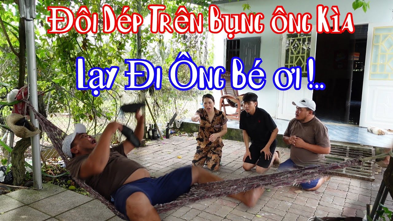 Đôi Dép Bỏng Nhiên Xuất Hiện Trên Bụng Bà Bé Làm Bà Bé Té Đái - YouTube