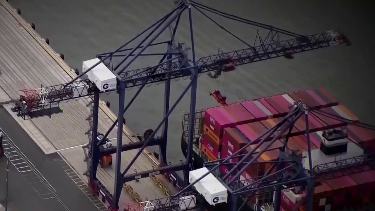 Looming port strikes that could impact Houston, East Coast - YouTube