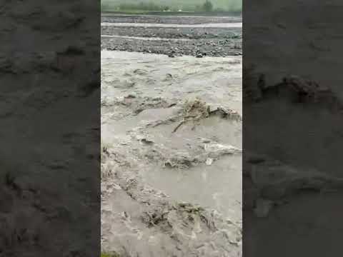 Laqodexi rayonunun Qabal kəndində daşan çay fəsadlar törədir