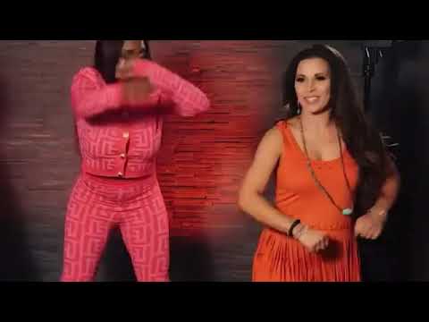 WWE Naomi and mickie James twerking 