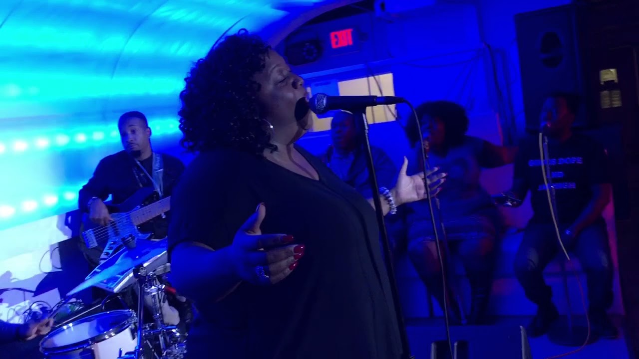 “Somewhere Over The Rainbow” covered by Karen Linette - YouTube