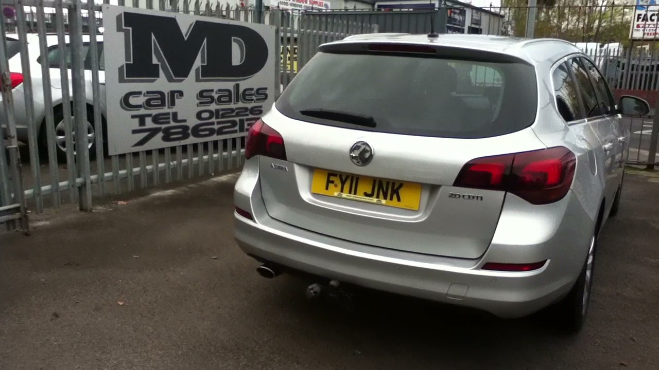 vauxhall astra estate silver - YouTube