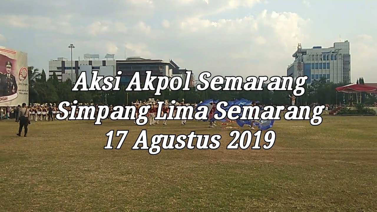 Aksi Drumband Akademi Polisi Semarang di Simpang Lima Semarang Tahun ...