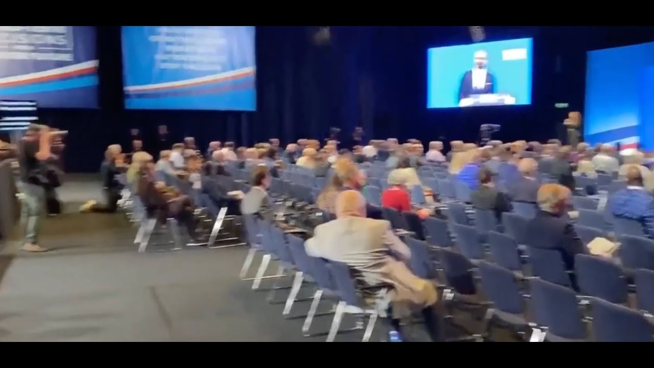 the empty seats at the conservative conference - YouTube