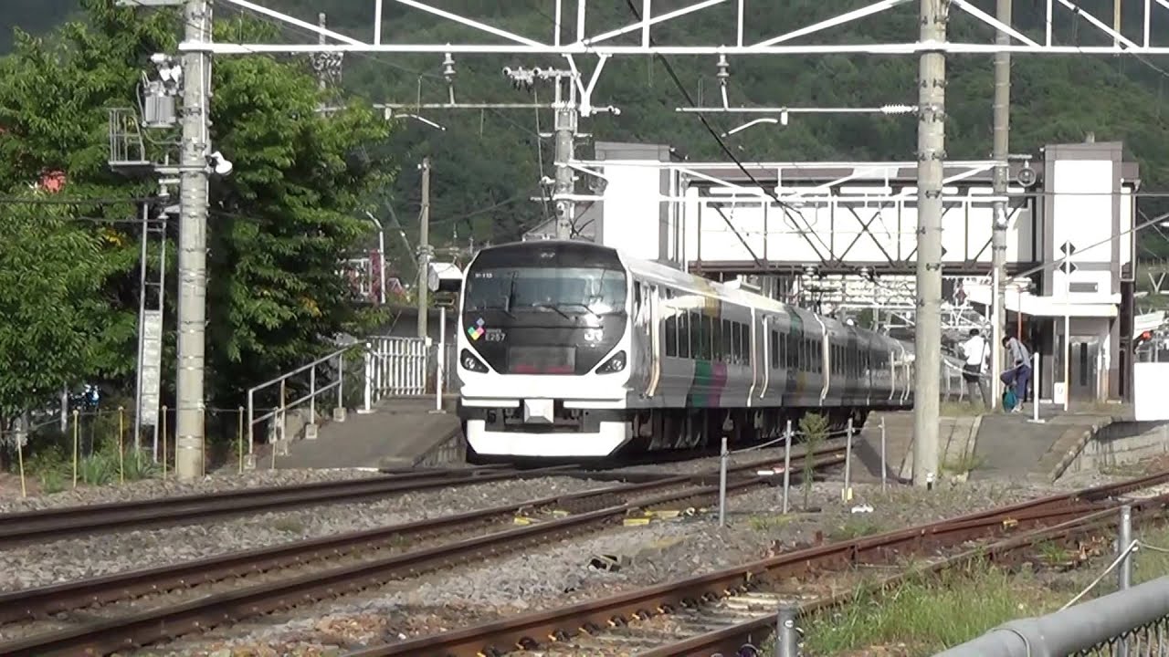 中央東線 特急スーパーあずさ & あずさ ⑭ E351系とE257系の離合 - YouTube