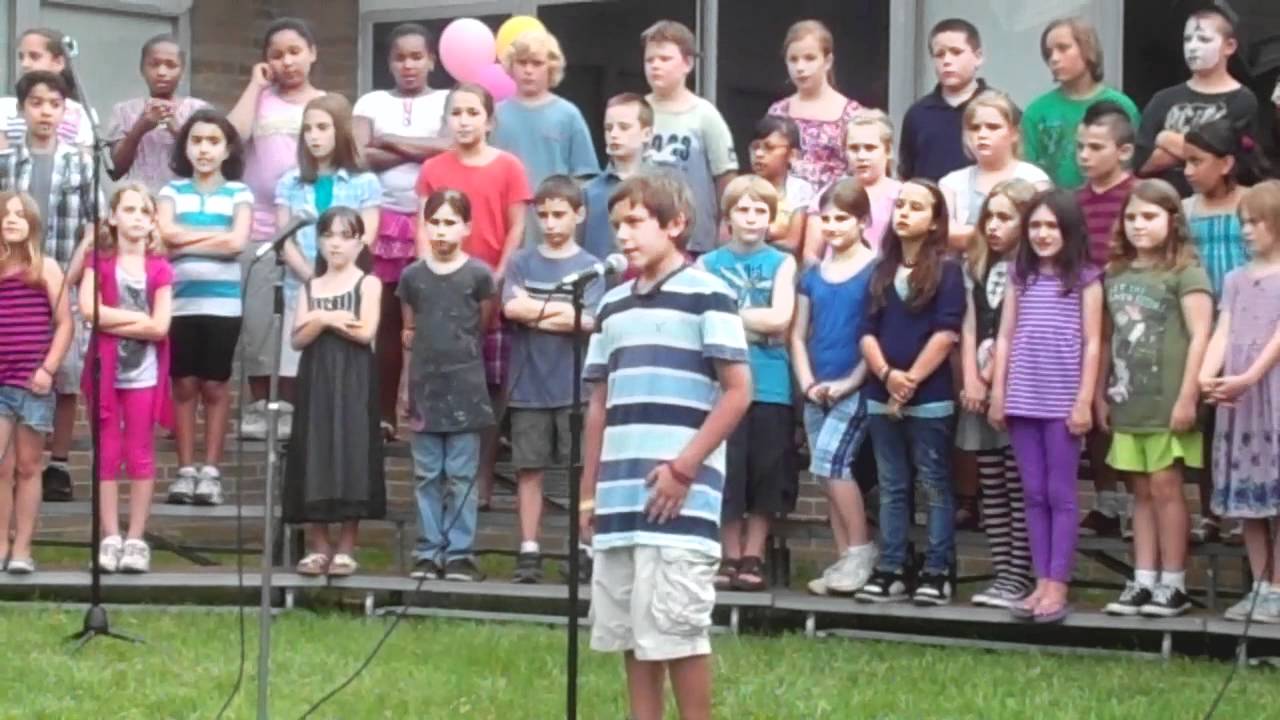 9 year old singing "DayDream Believer by The Monkees" - YouTube