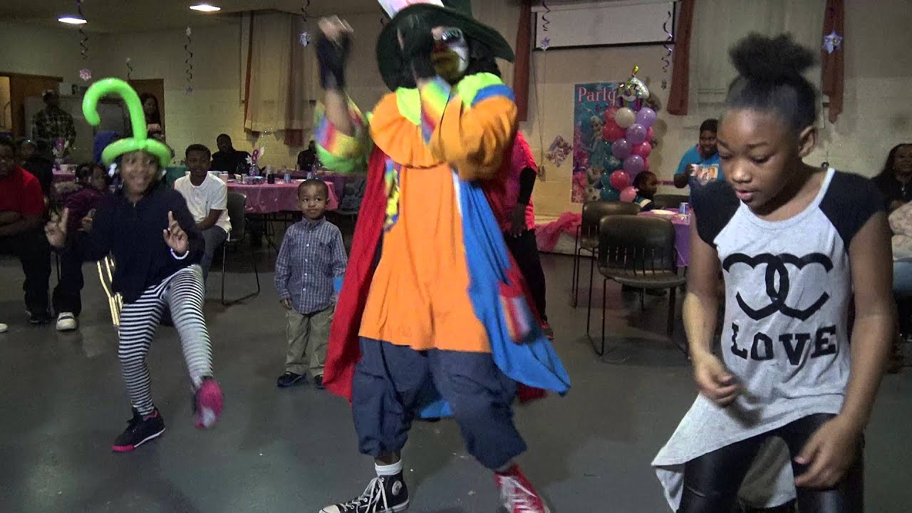 SMILEY THE HIP HOP CLOWN BIRTHDAY SHOW - YouTube