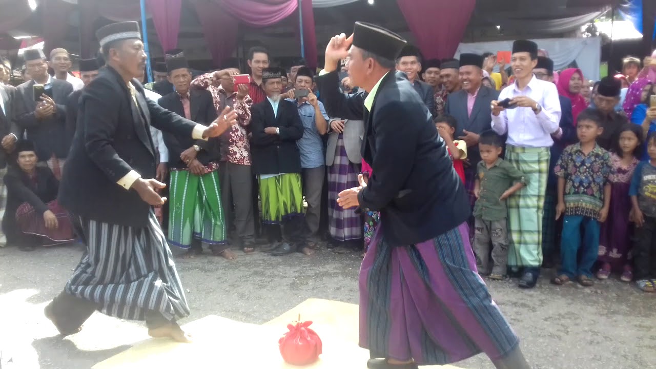 Tari tapa adat serawai di desa suka negeri kecamatan air nipis h/s ...