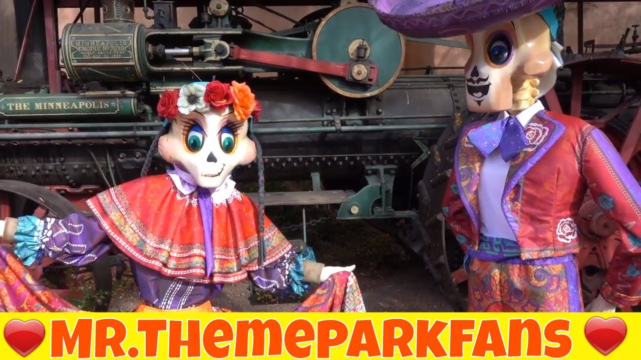 Disneyland Paris Coco halloween 🎃🎃🎃 decoration & stuff 30-09-2017. 😁 ...