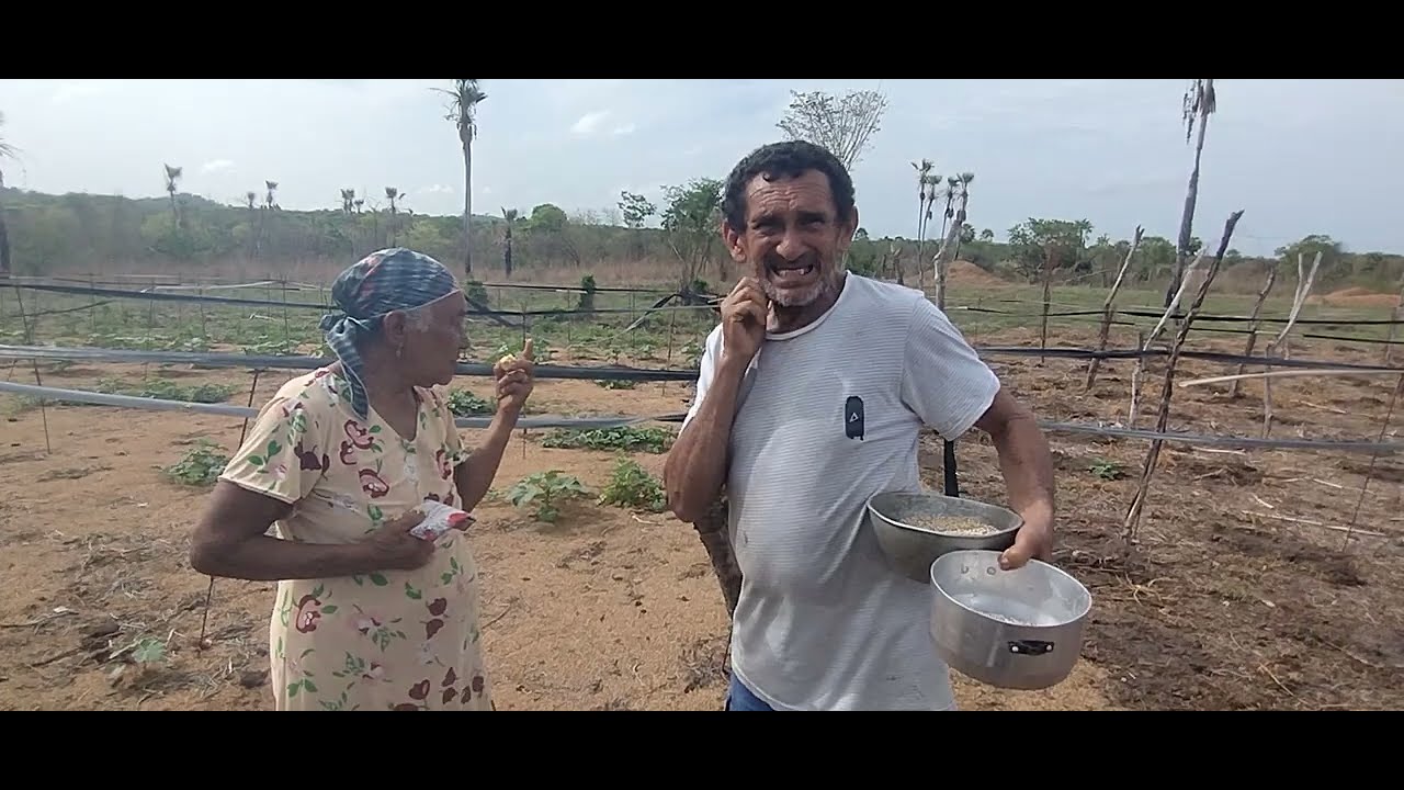 CARA SECA MOSTRANDO O QUINTAL PRA VÓ DELOUSA - YouTube