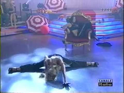 CANALE ITALIA cantando-ballando strip  Nadia Mori e Zelica Martinelli