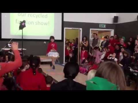 Recycled fashion show Old moat primary school year 1 Manche - YouTube