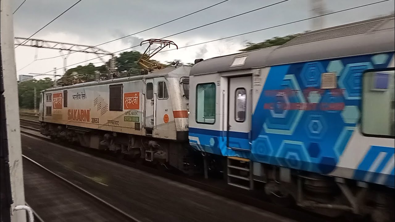 Smooth Parallel Overtake by 12125 Pragati Express - YouTube