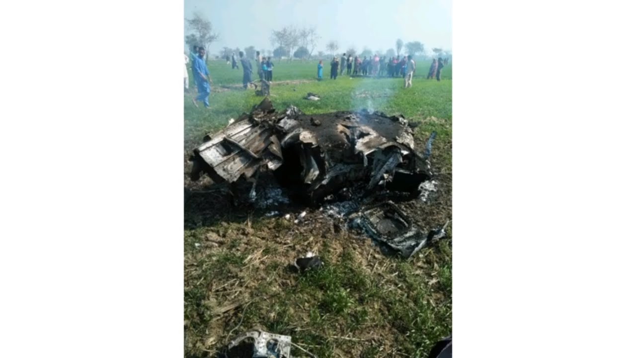 PAF Mirage Crashes in Shorkot | Pilots Ejected Safely - YouTube