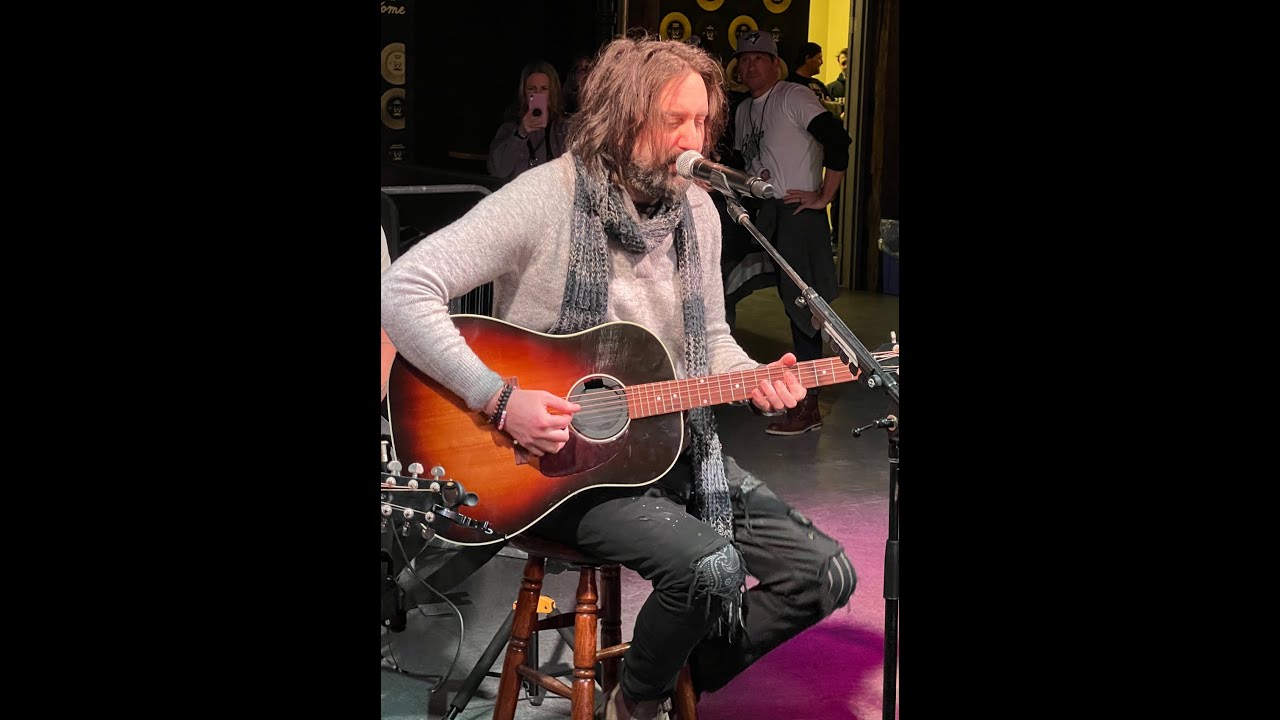 Bondzee Live - Chris Koster From The Glorious Sons Interview - YouTube