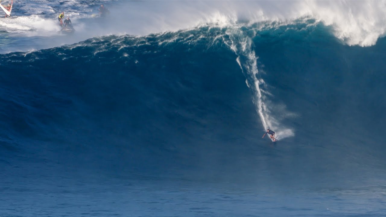PE'AHI KAI LENNY INCREDIBLE TOW IN SURFING AND WING SURFING!!! - YouTube