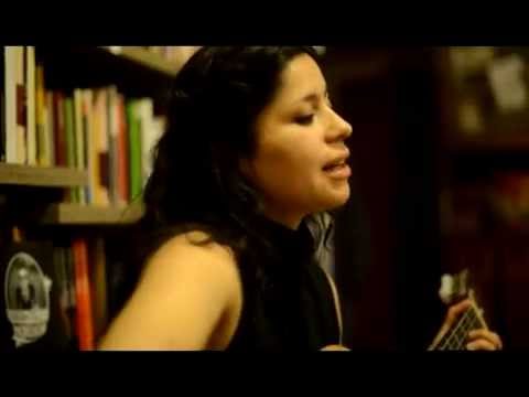 Marcela Parra - En estos Momentos - YouTube