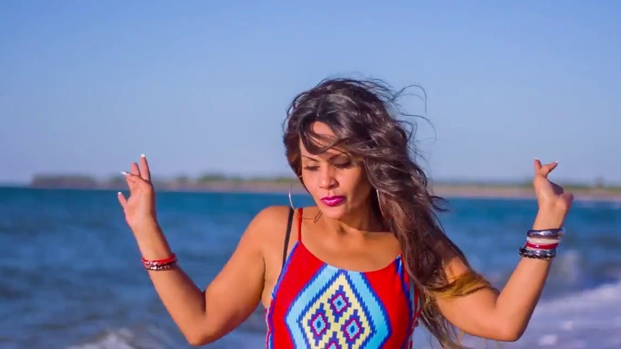 Lianah - Paparazzi - YouTube