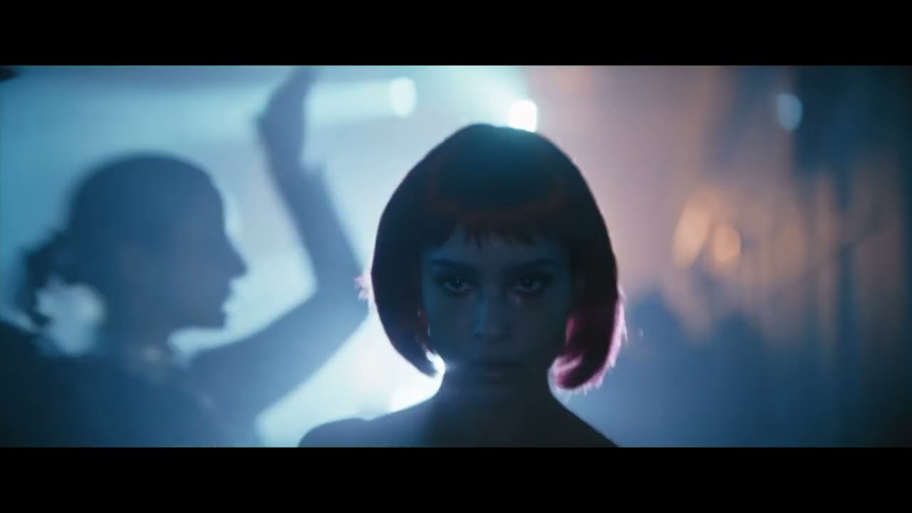 The Batman 2022 - Catwoman club walk scene - YouTube