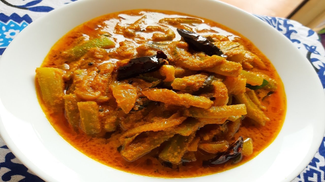 Padavalanga Theeyal | Snake Gourd Theeyal Recipe - YouTube