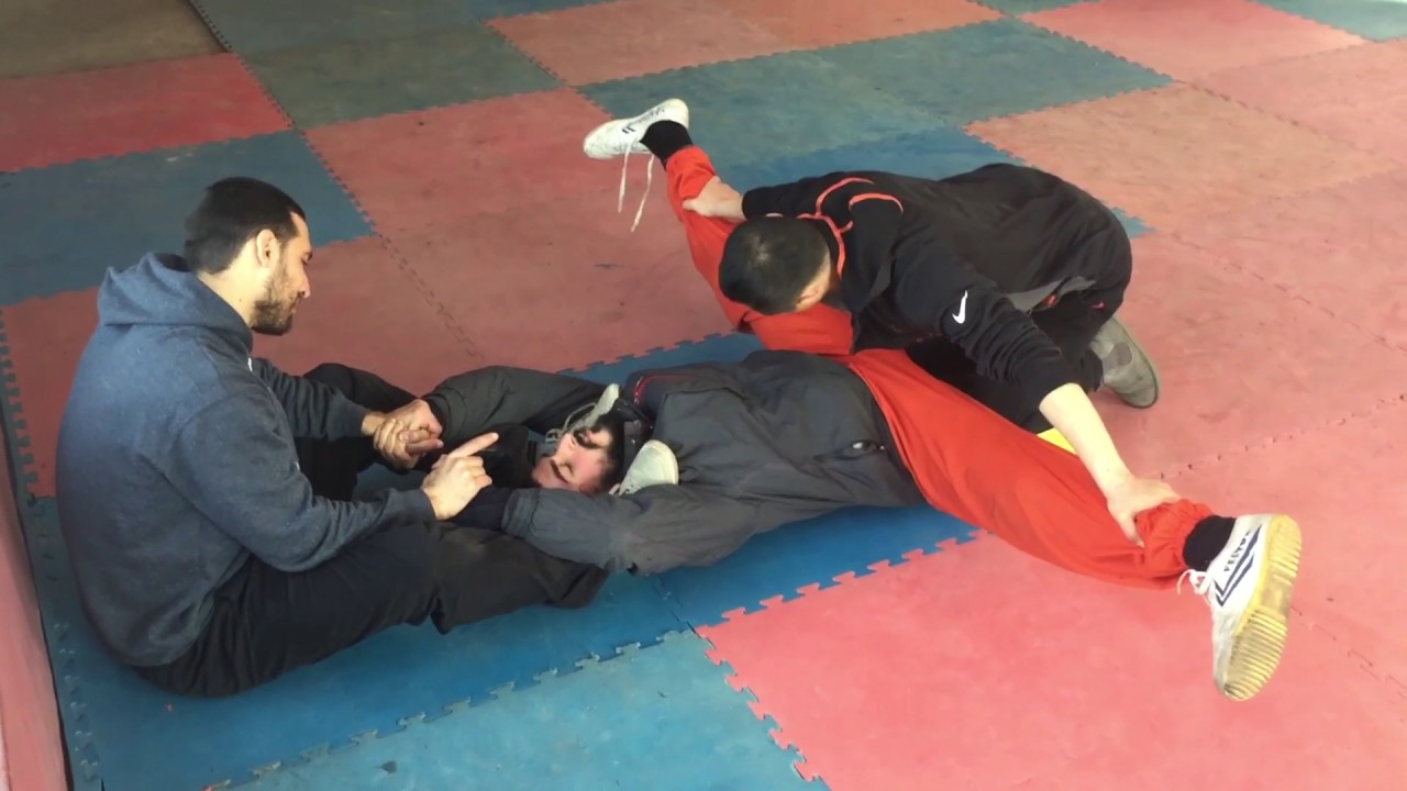 Chinese Power Stretching - Kung Fu Flexibility - YouTube