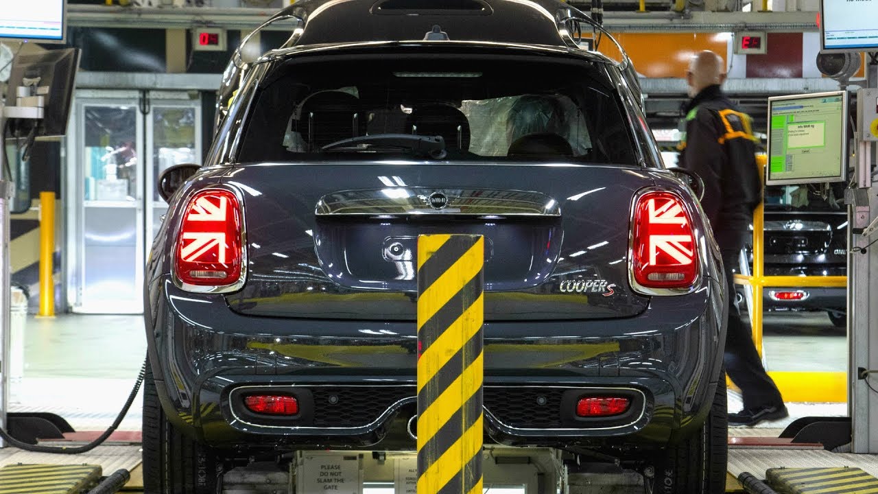 MINI Production at Oxford Plant - YouTube