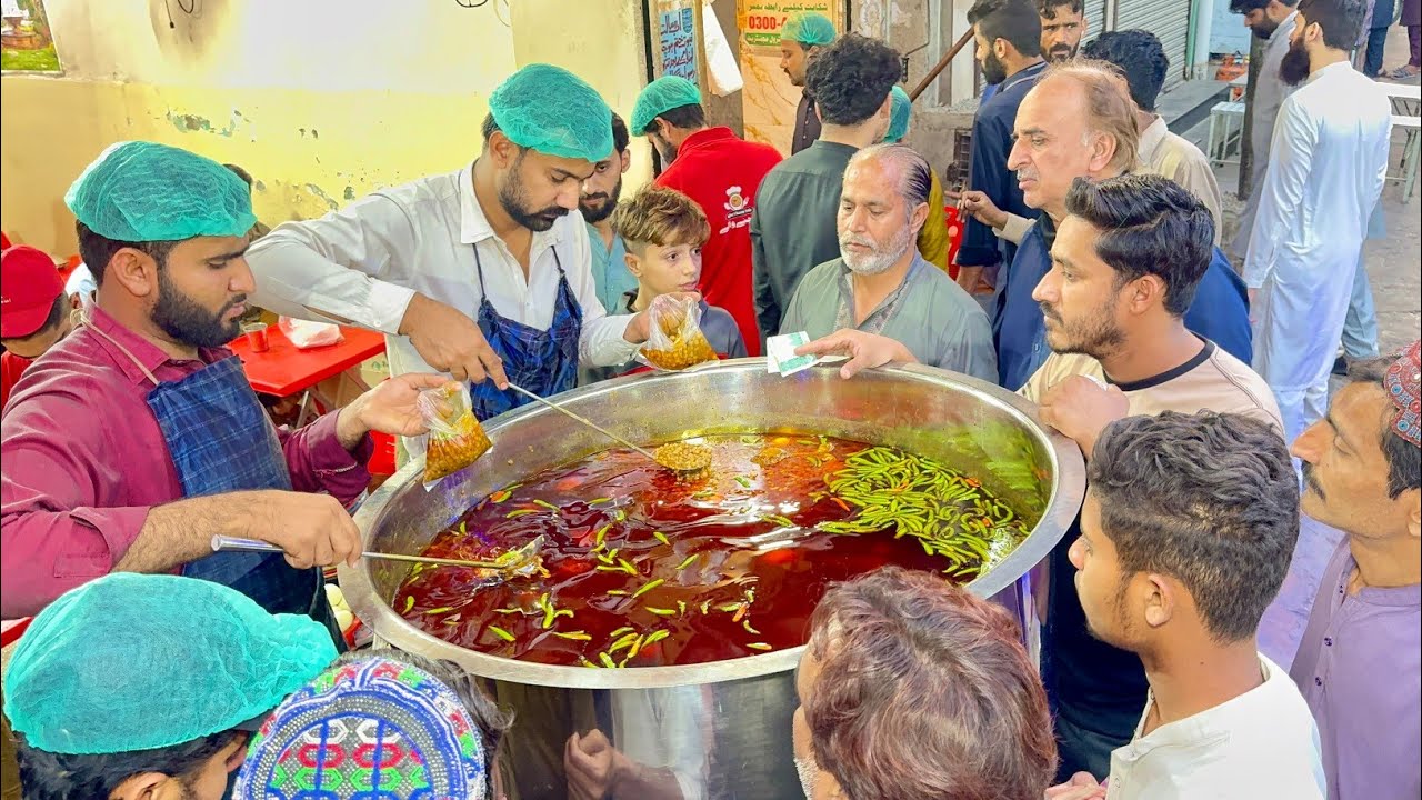 Mouthwatering Naan Chanay & Bong Paye Collection || Lahore Street Food ...
