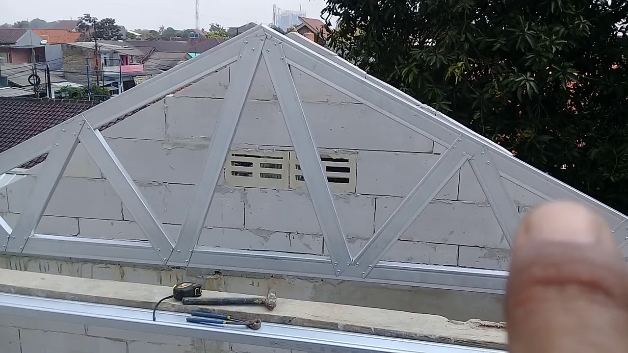 Cara pemasangan rangka atap baja ringan tahap 3 - YouTube