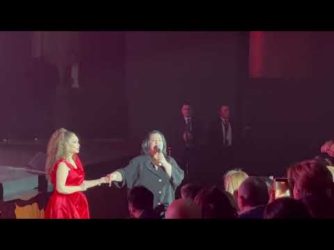 Laləzar Mustafayeva Könül Kərimovanın konsertində ŞEİR DEDİ