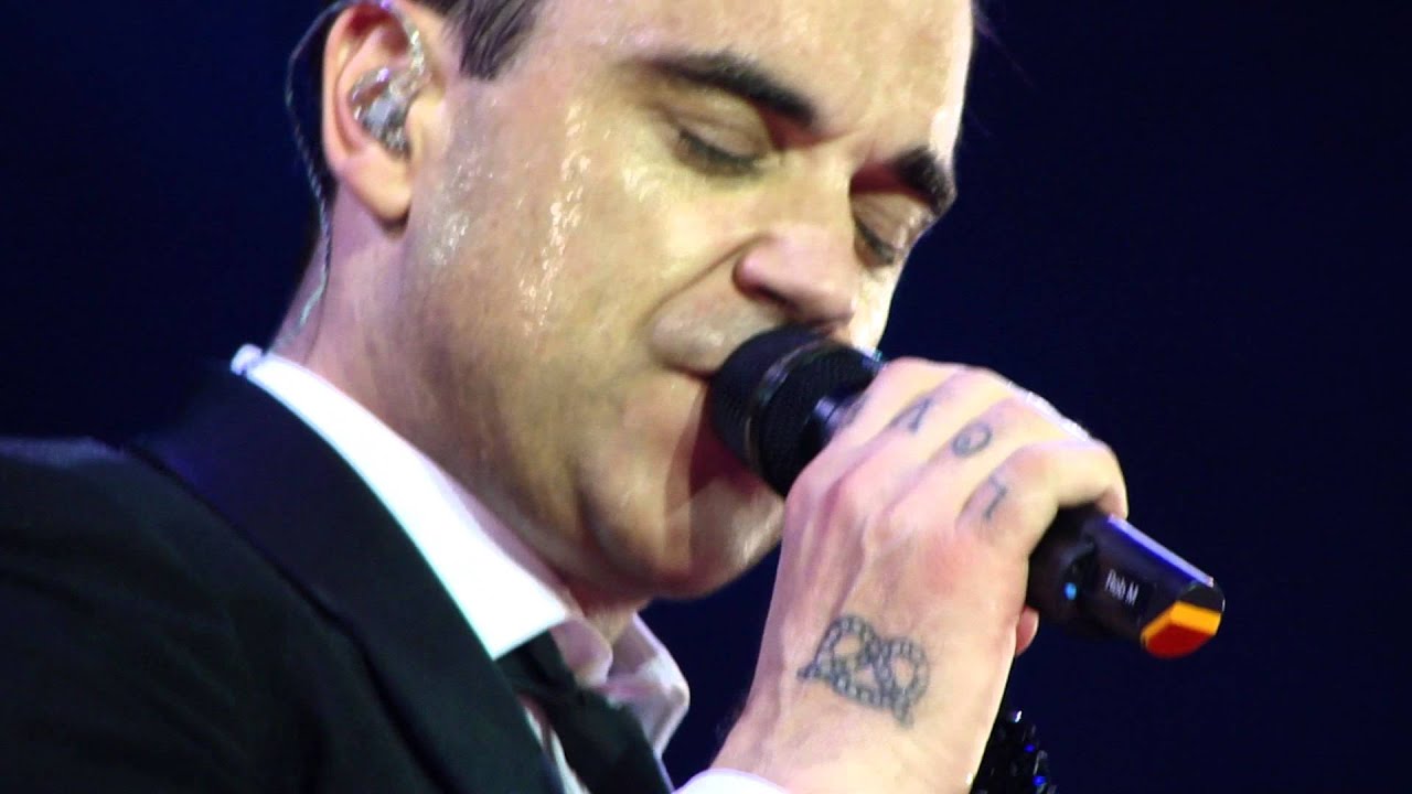 Robbie Williams - Angels (O2 London, 11.07.2014) - YouTube