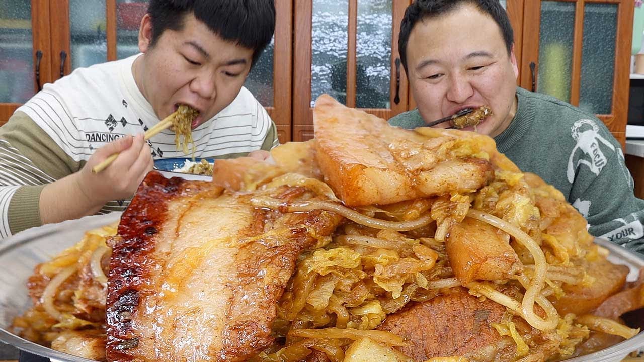 Make Pig-Killing Dishes At Home And Entertain Relatives And Friends. It ...
