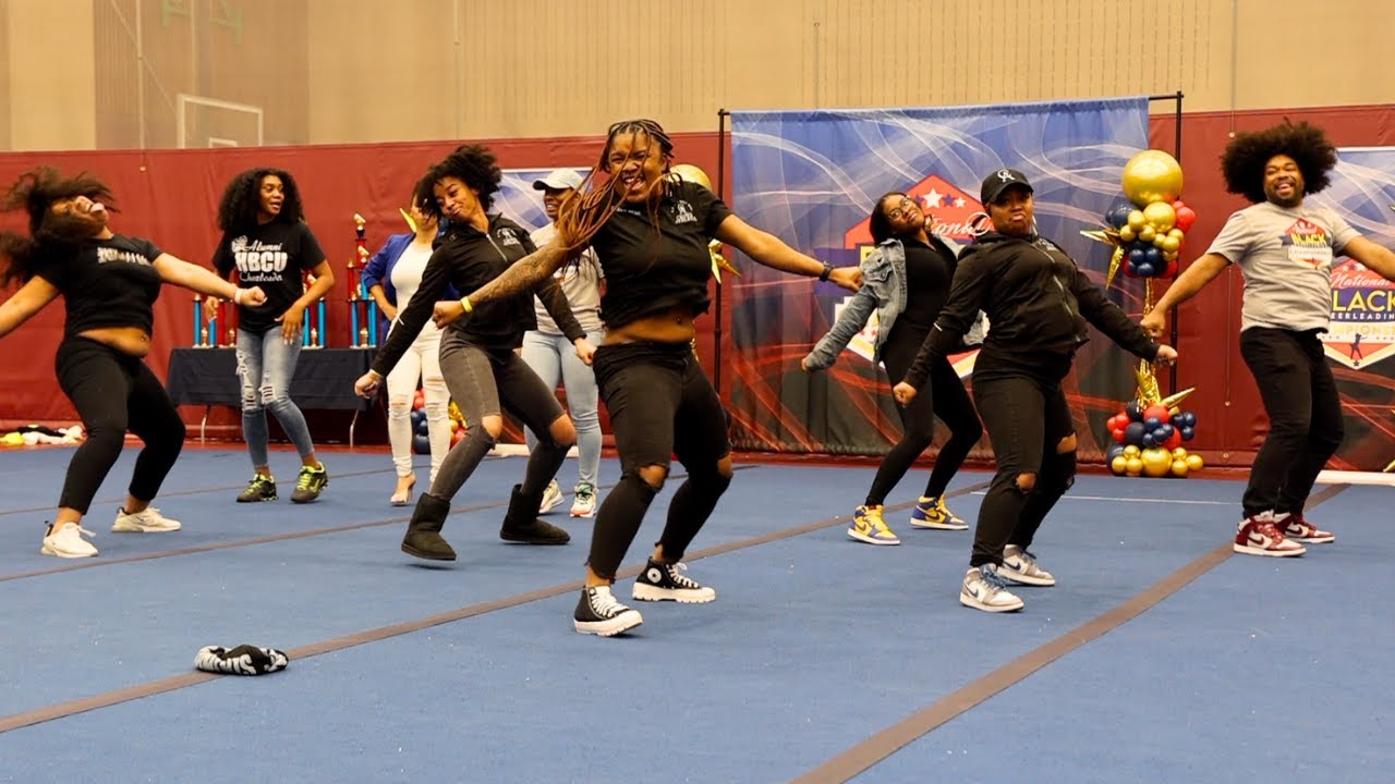 ALL STYLES OF STOMP N SHAKE IN ONE ROOM! - YouTube