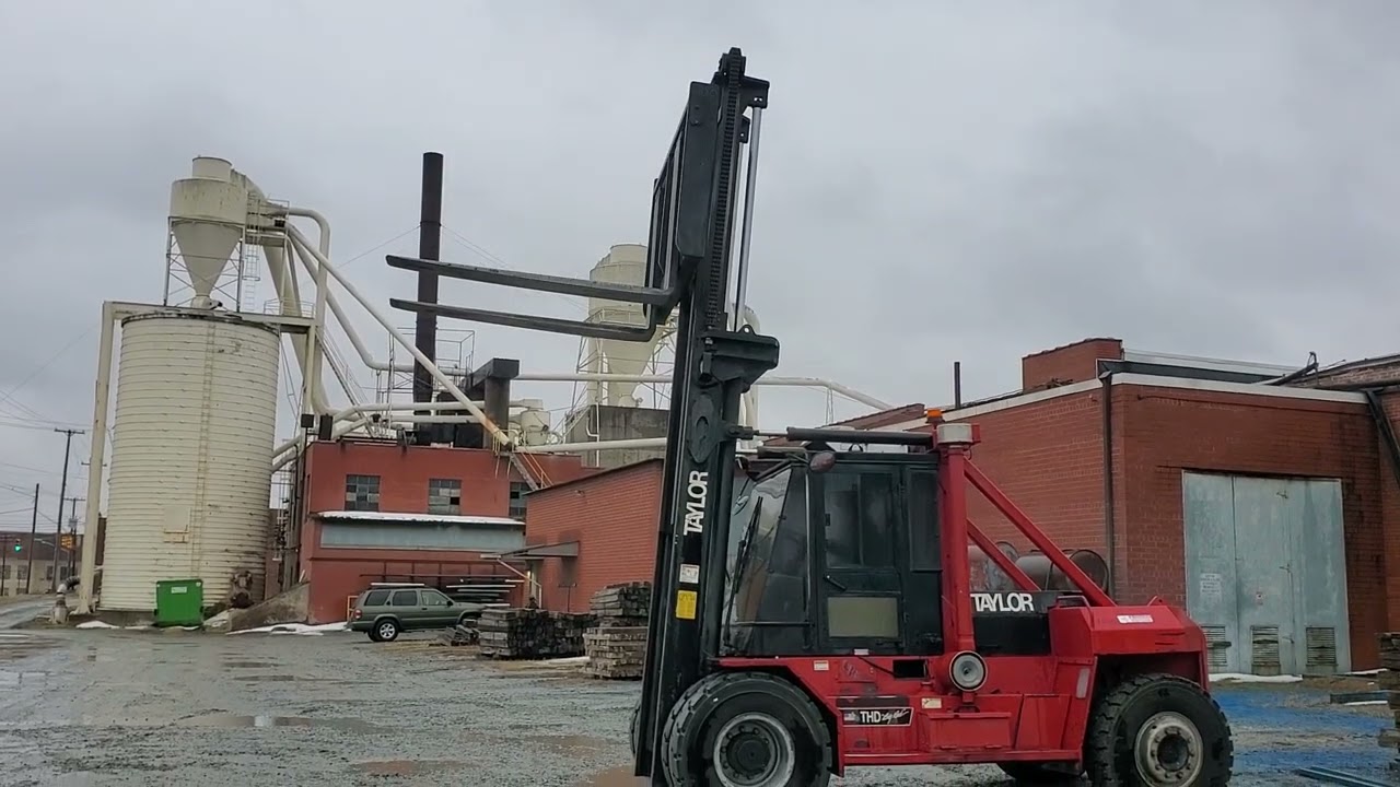 #300 • Taylor THD 300M Big Red Forklift - YouTube