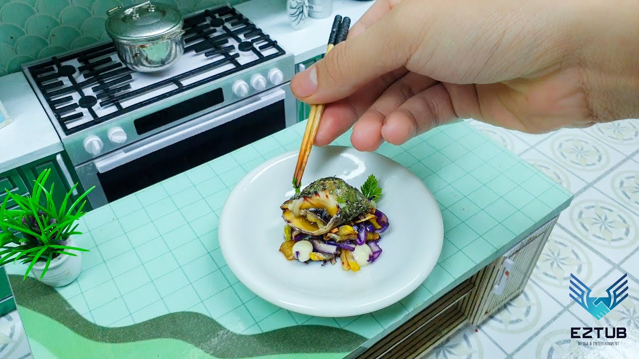 Steamed snails served with stir-fried vegetables | Vietnamese style ...